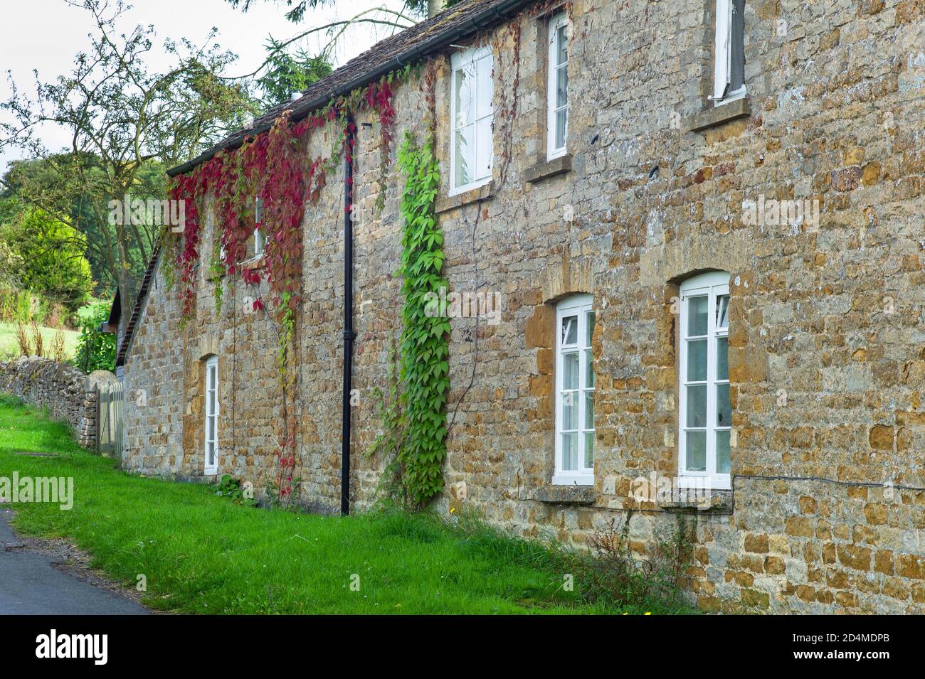 Kingham oxfordshire village hi-res stock photography and images - Alamy