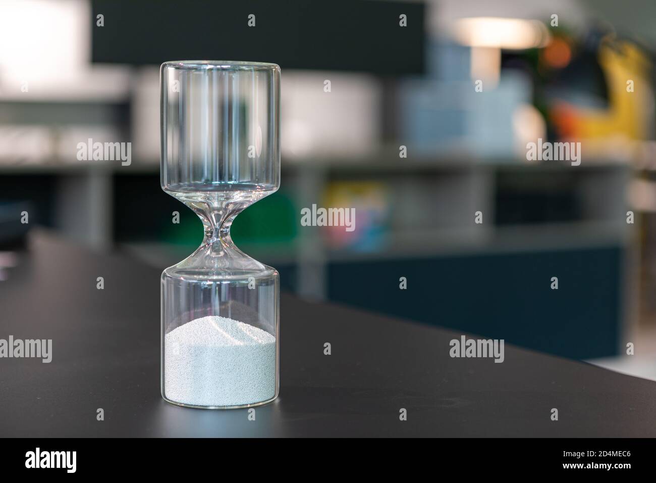 White glass egg timer hi-res stock photography and images - Alamy