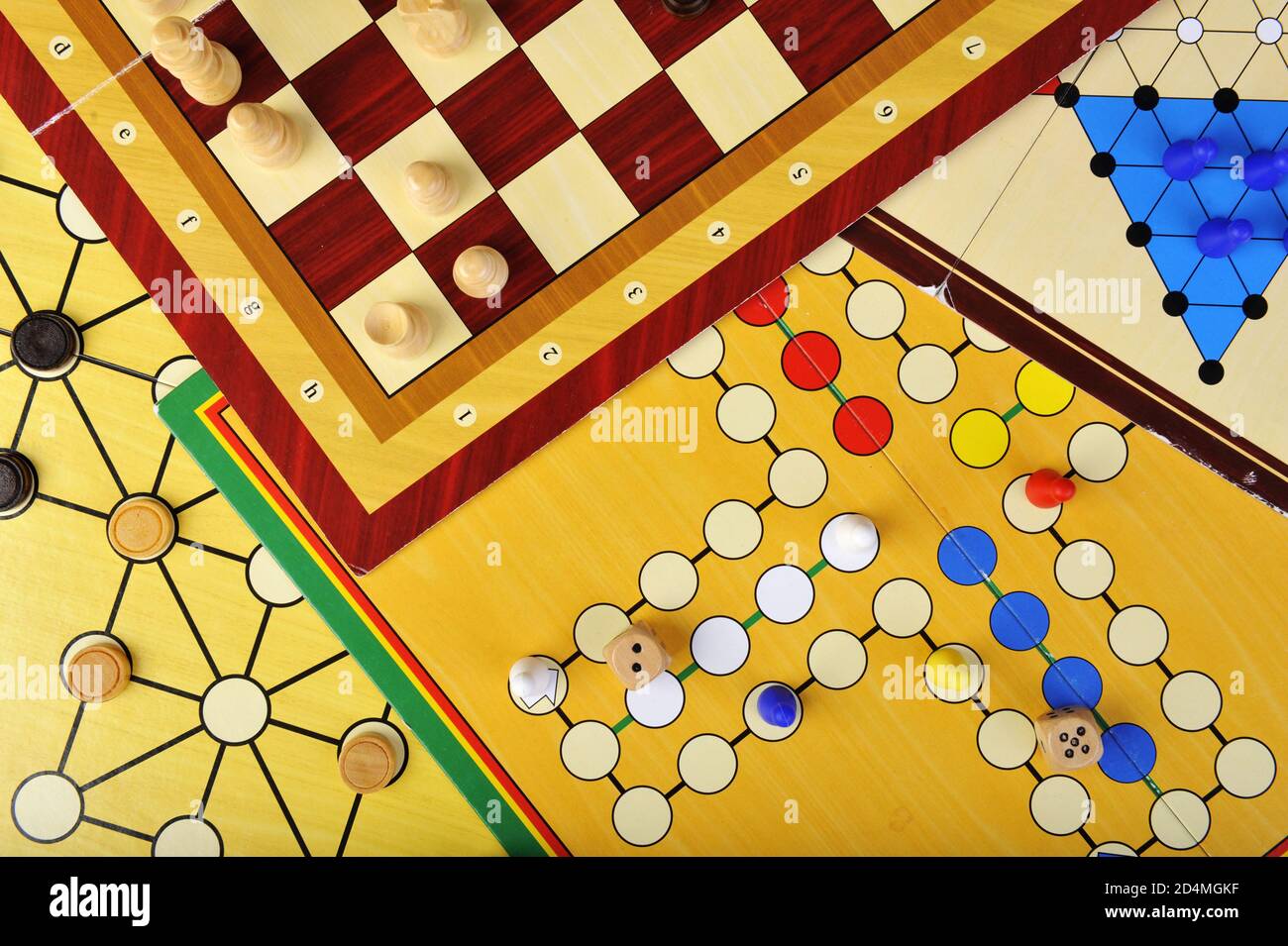 Ludo set hi-res stock photography and images - Alamy