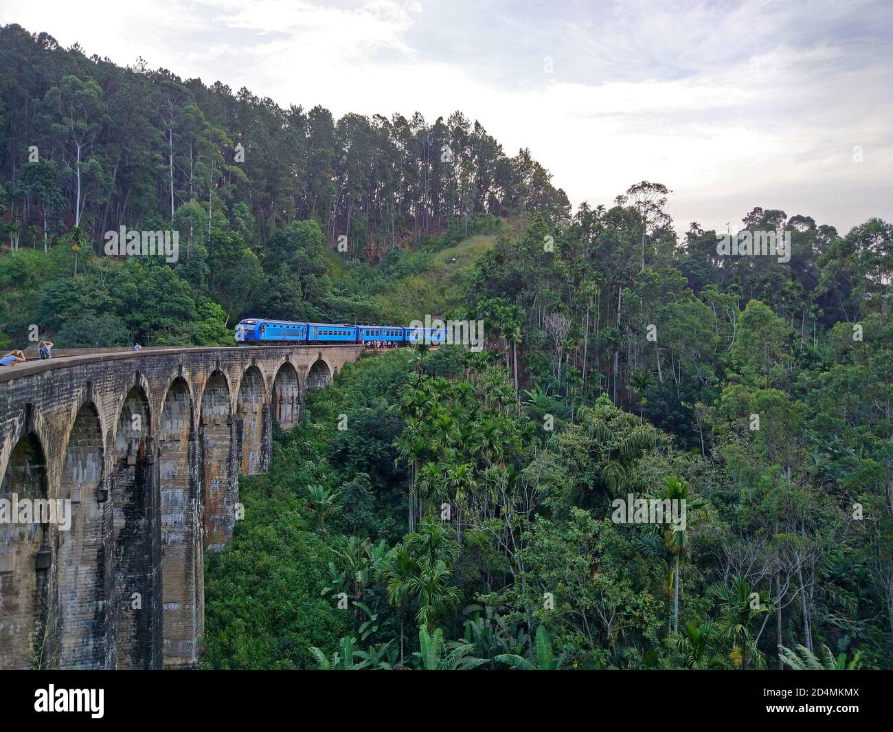 Nine arch bridge sri lanka hi-res stock photography and images - Alamy