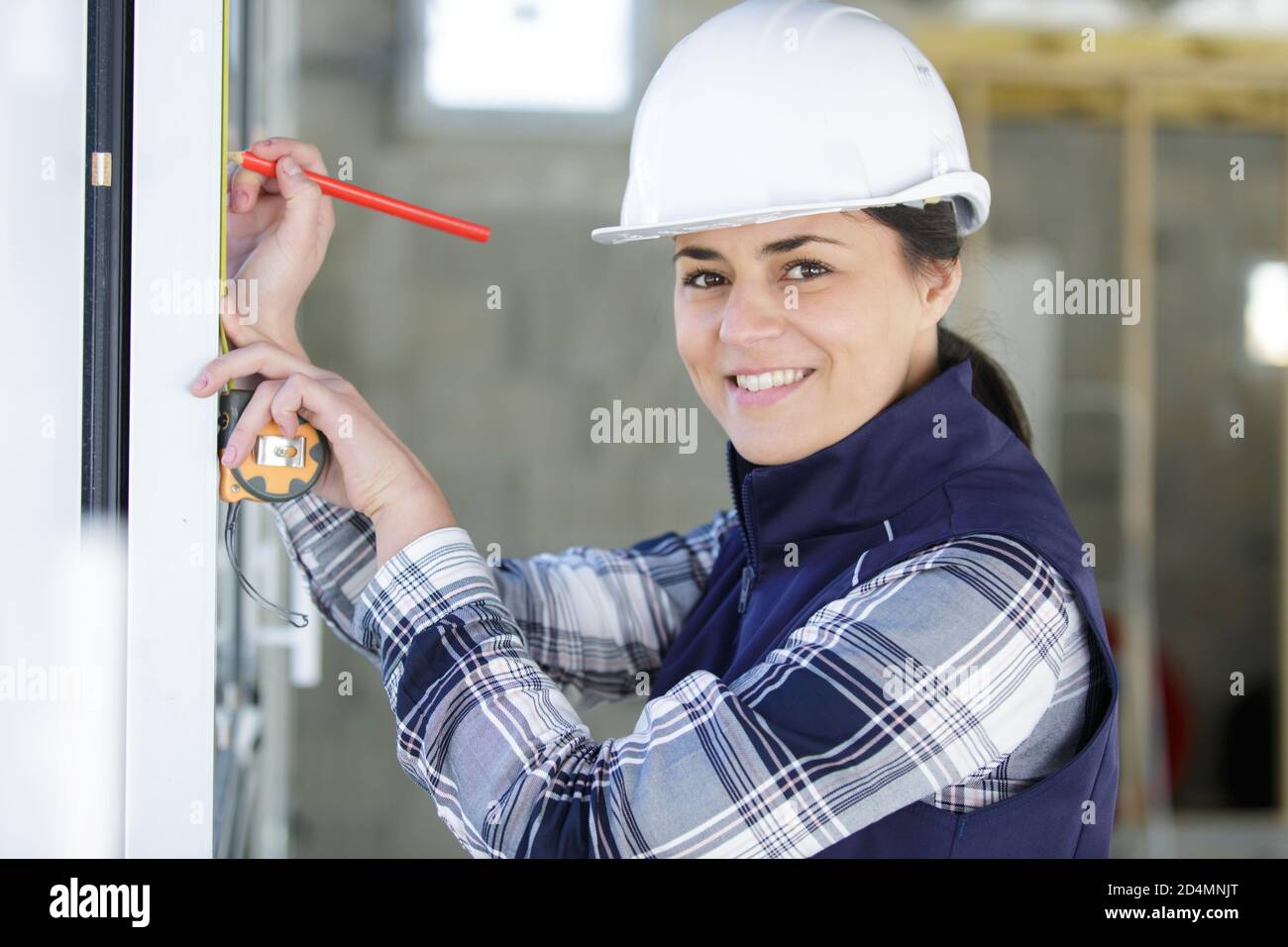 Line worker wearing hard hat hi-res stock photography and images - Alamy