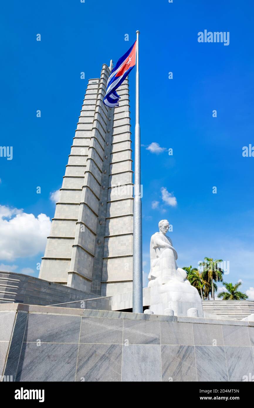 Monument and cuban flag at the Revolution Square in Havana on a ...