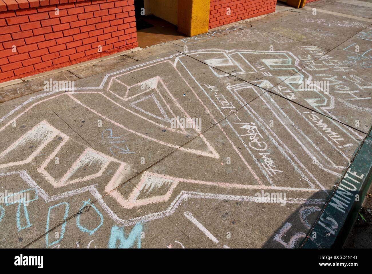 Pasadena, USA. 09th Oct, 2020. Sidewalk memorial for Eddie Van Halen ...