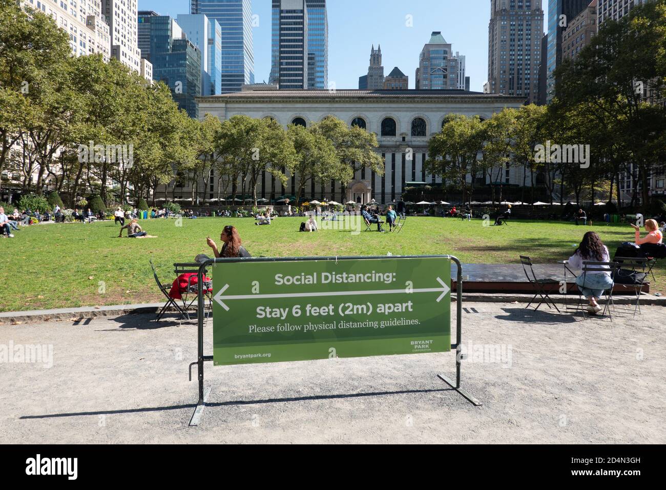 Afternoon in Bryant Park, New York City Stock Photo - Alamy