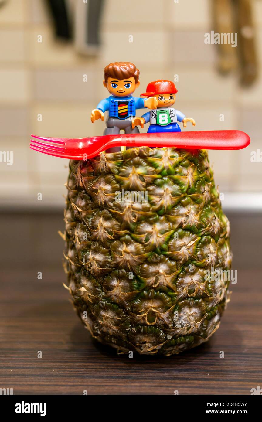 Duplo figurines hi-res stock photography and images - Alamy