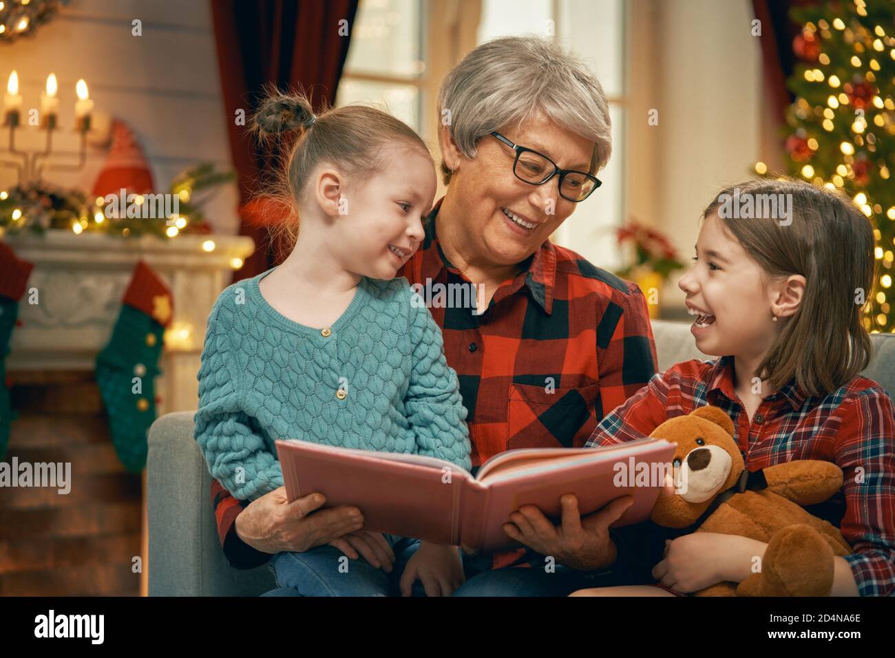 Grandmother grand granny grandma reading hi-res stock photography and ...