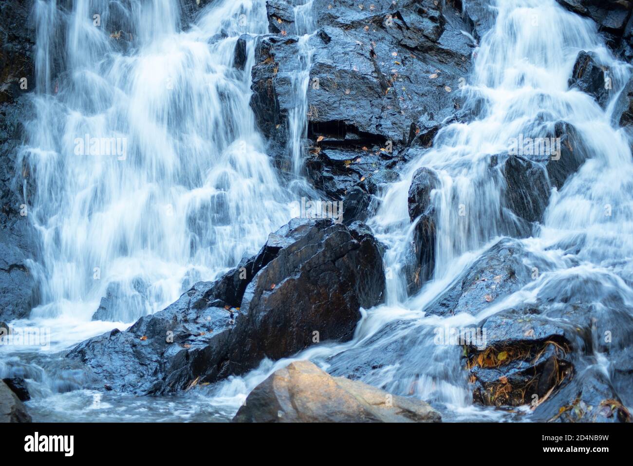Cascading waterfall black and white hi-res stock photography and images ...