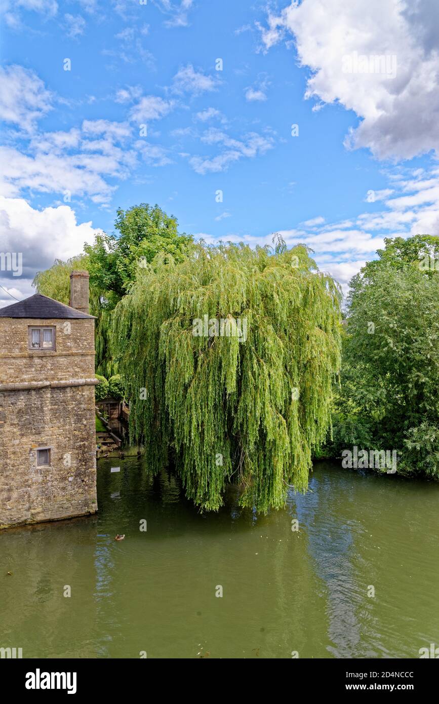 Halfpenny Bridge on the River Thames, Lechlade-on-Thames ... Halfpenny Bridge on the River Thames, Lechlade-on-Thames ...
