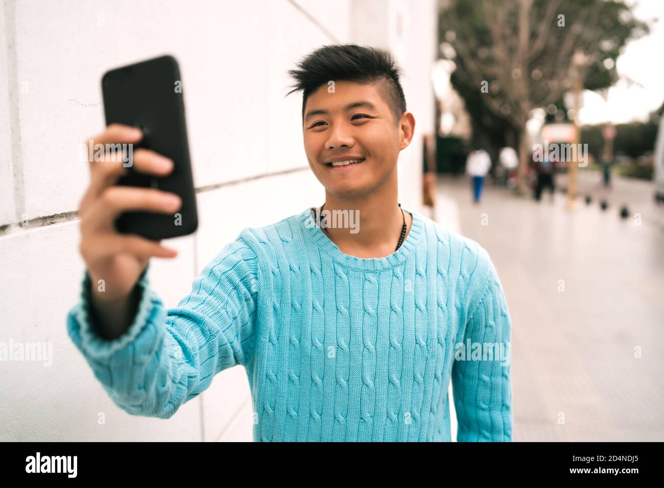 Digital mobile asia hi-res stock photography and images - Alamy