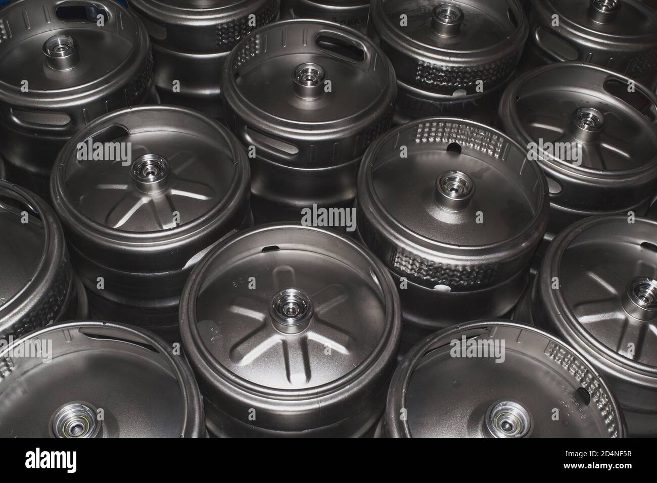 Party kegs hi-res stock photography and images - Alamy