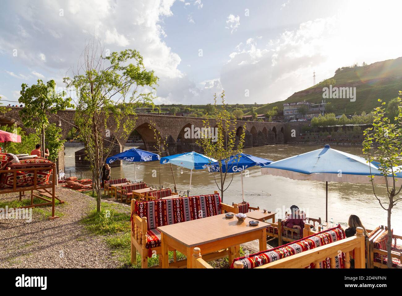 River tigris hi-res stock photography and images - Alamy