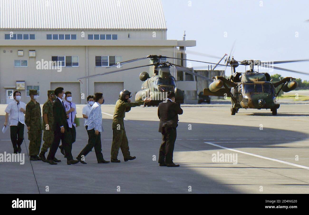 Japanese Chief Cabinet Secretary Katsunobu Kato (3rd from R) is set to ...