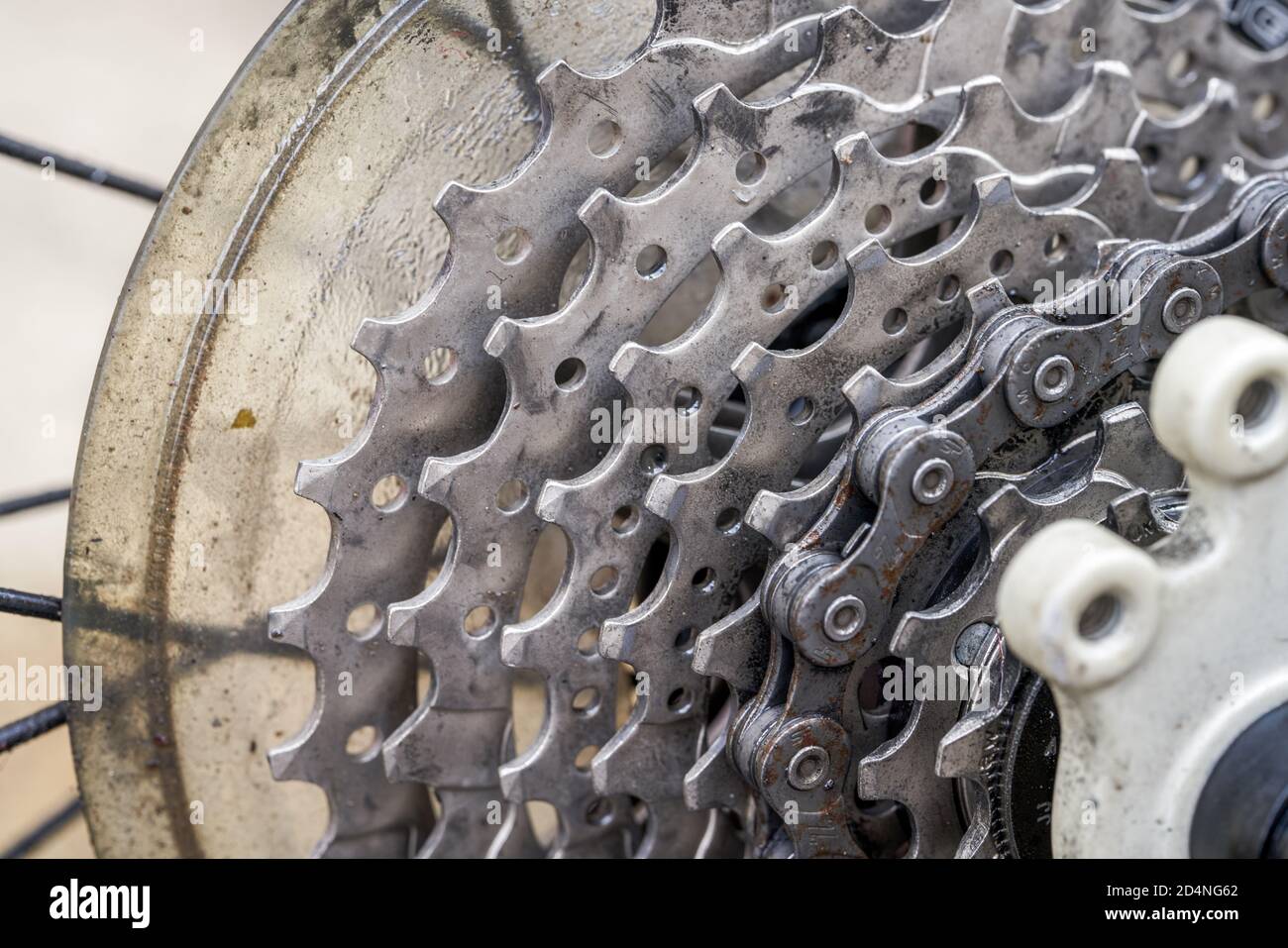 Close-up of gears of bicycle mountain bike Stock Photo - Alamy