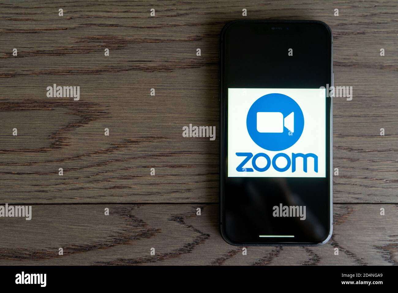 Zoom app logo hi-res stock photography and images - Alamy