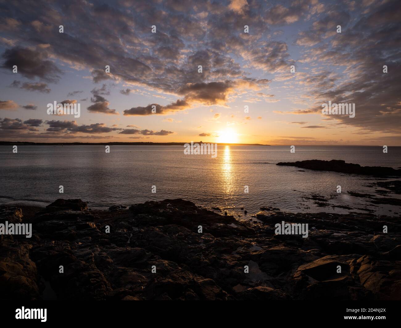 Mounts Bay looking towards St.Michaels Mount at Sunrise Stock Photo - Alamy