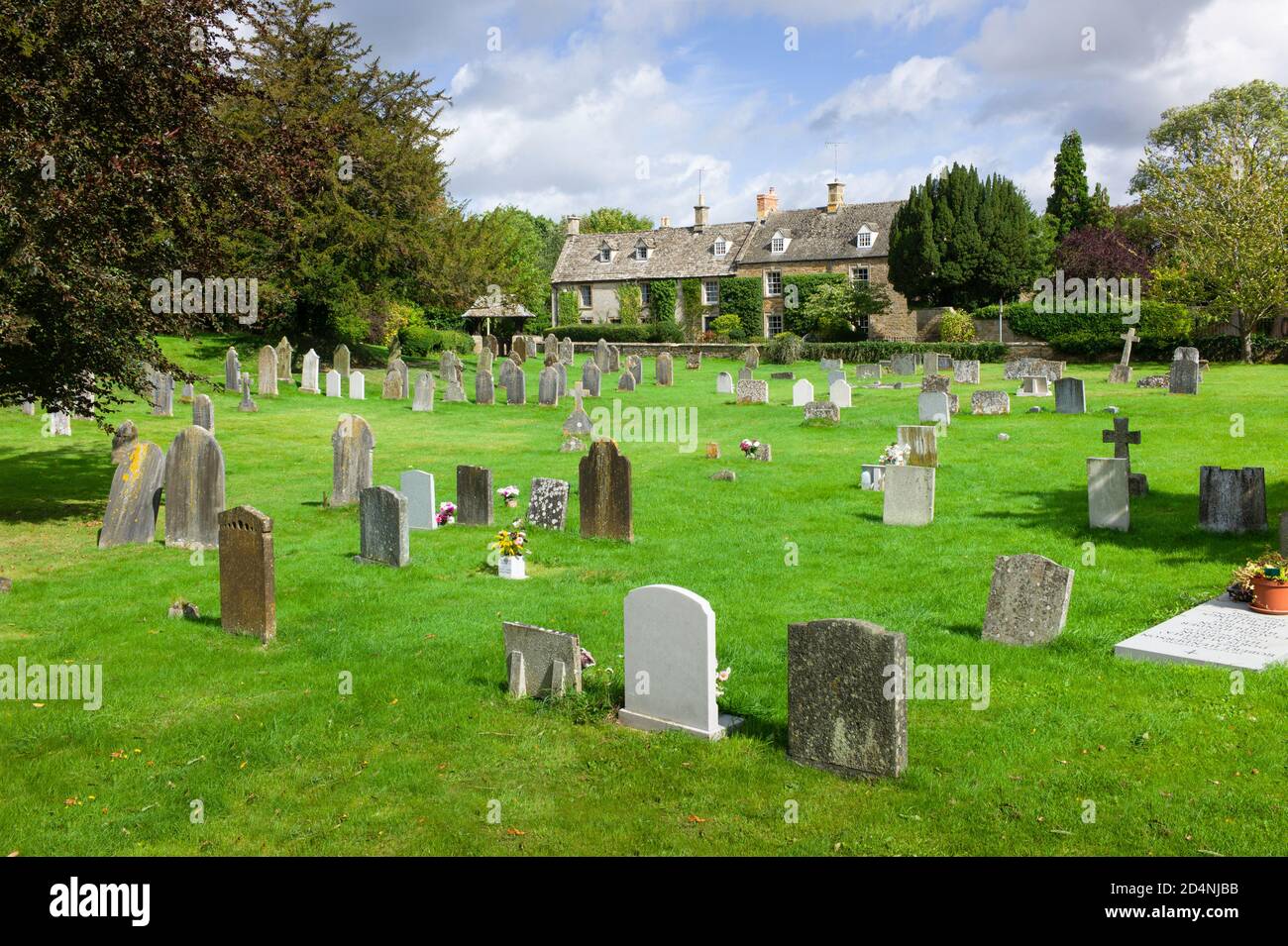 Kingham oxfordshire village hi-res stock photography and images - Alamy