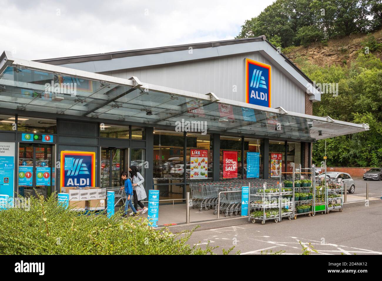 Aldi Supermarket exterior Stock Photo - Alamy