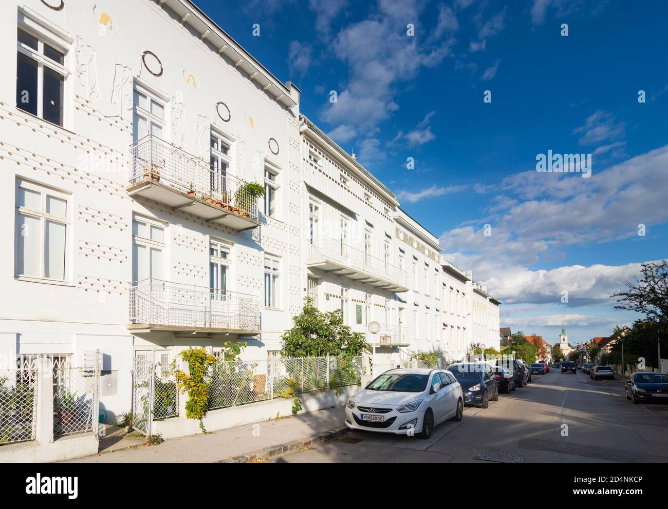 Vienna row houses hi-res stock photography and images - Alamy