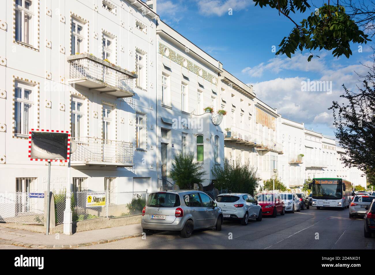 Vienna row houses hi-res stock photography and images - Alamy