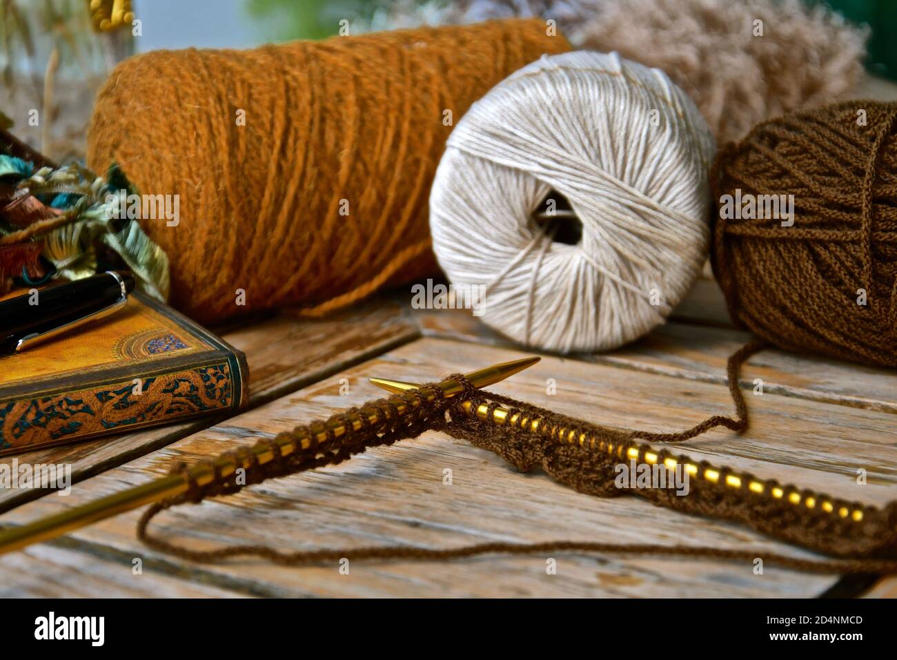 Ball of yarn pen hi-res stock photography and images - Alamy