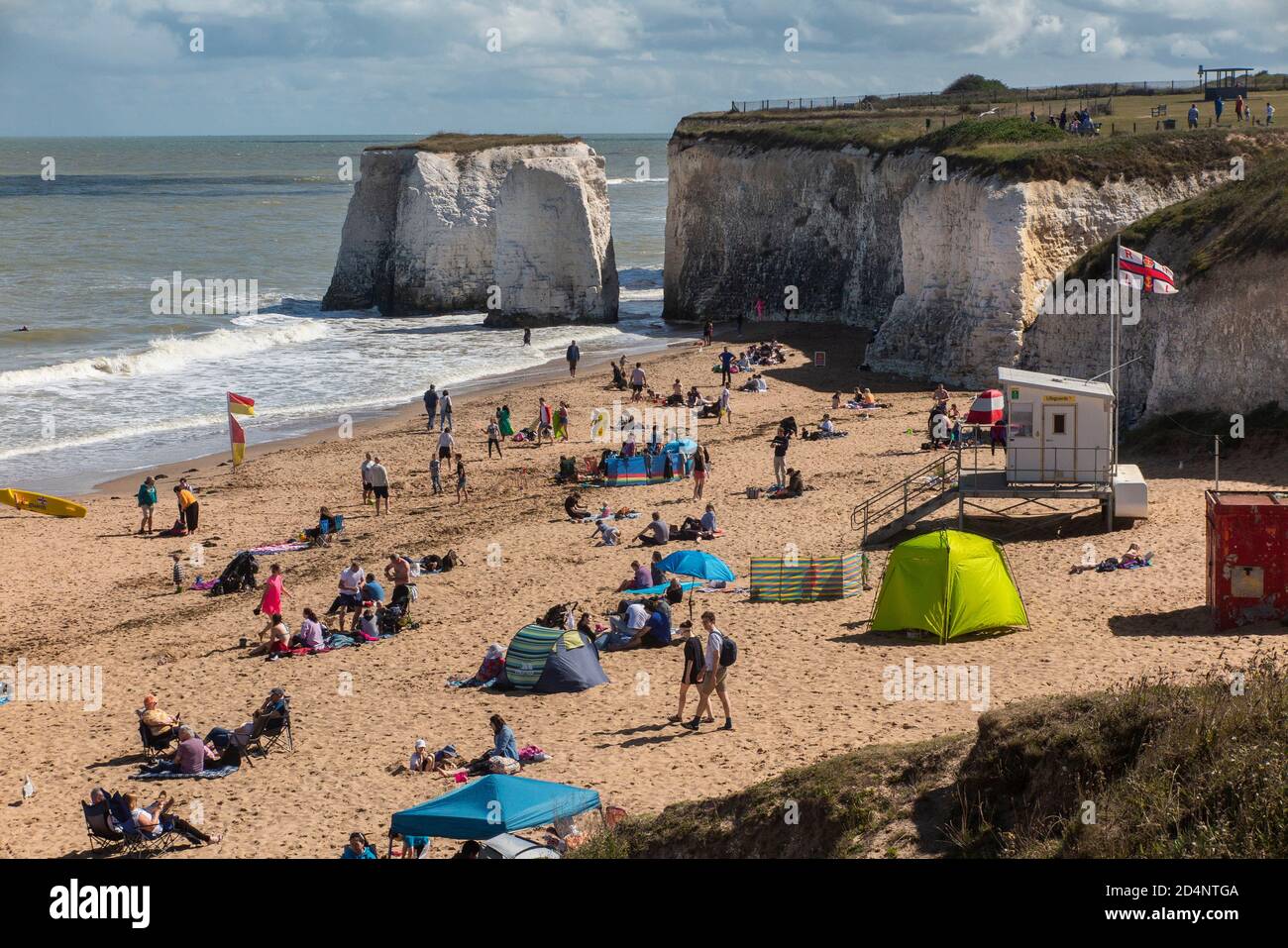Botany Bay, btween Broadstairs and Margate in Kent on a summer's day ...