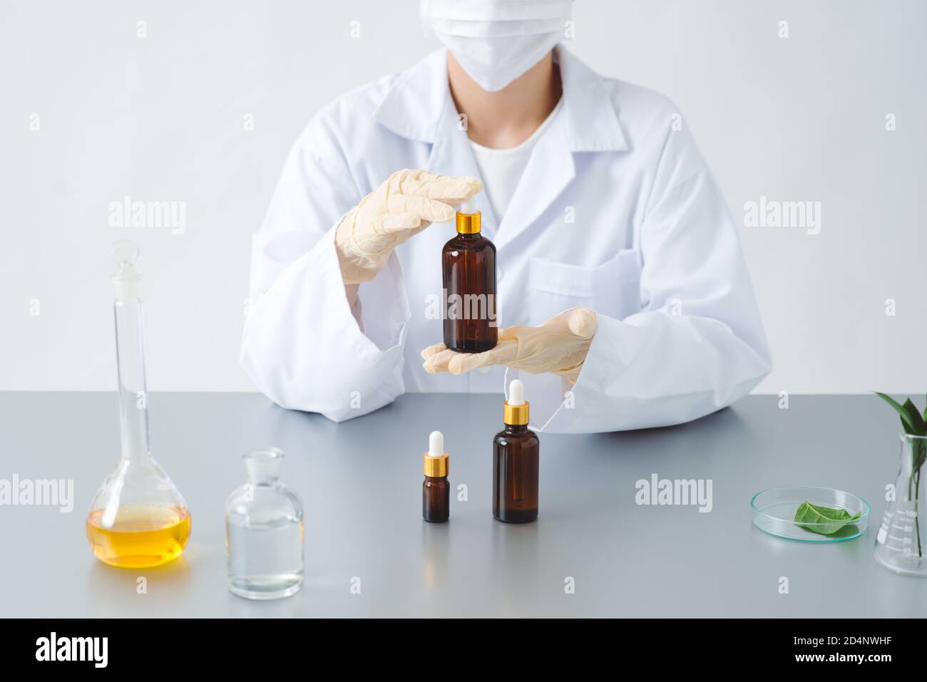 Scientist research in nature hi-res stock photography and images - Alamy