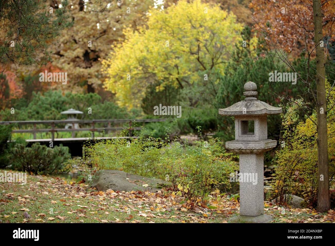 Japanese garden stone pagoda hi-res stock photography and images - Alamy