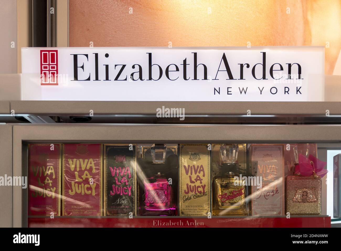 Elizabeth arden logo hi-res stock photography and images - Alamy