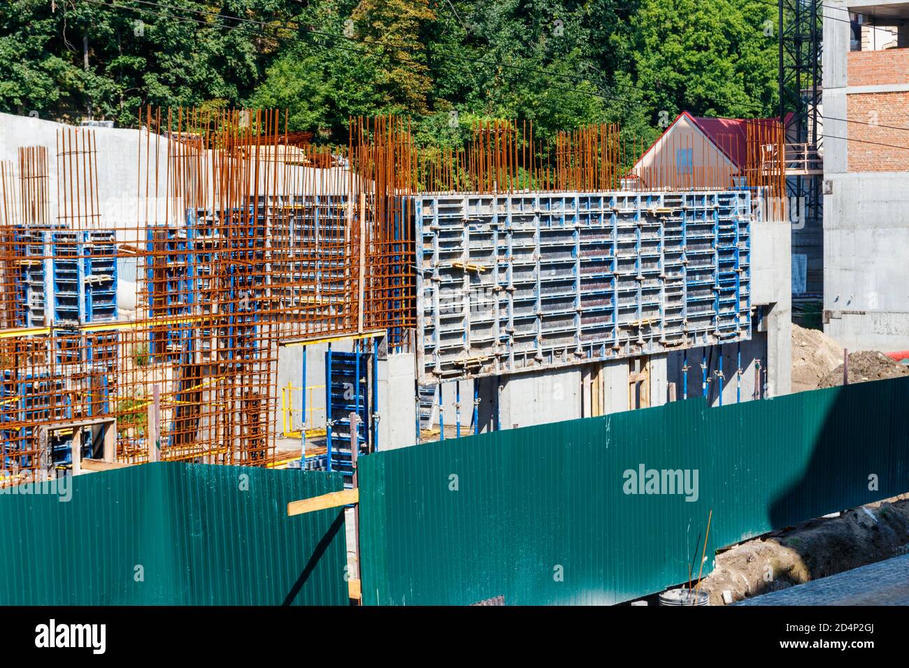Steel frameworks of building under construction Stock Photo - Alamy
