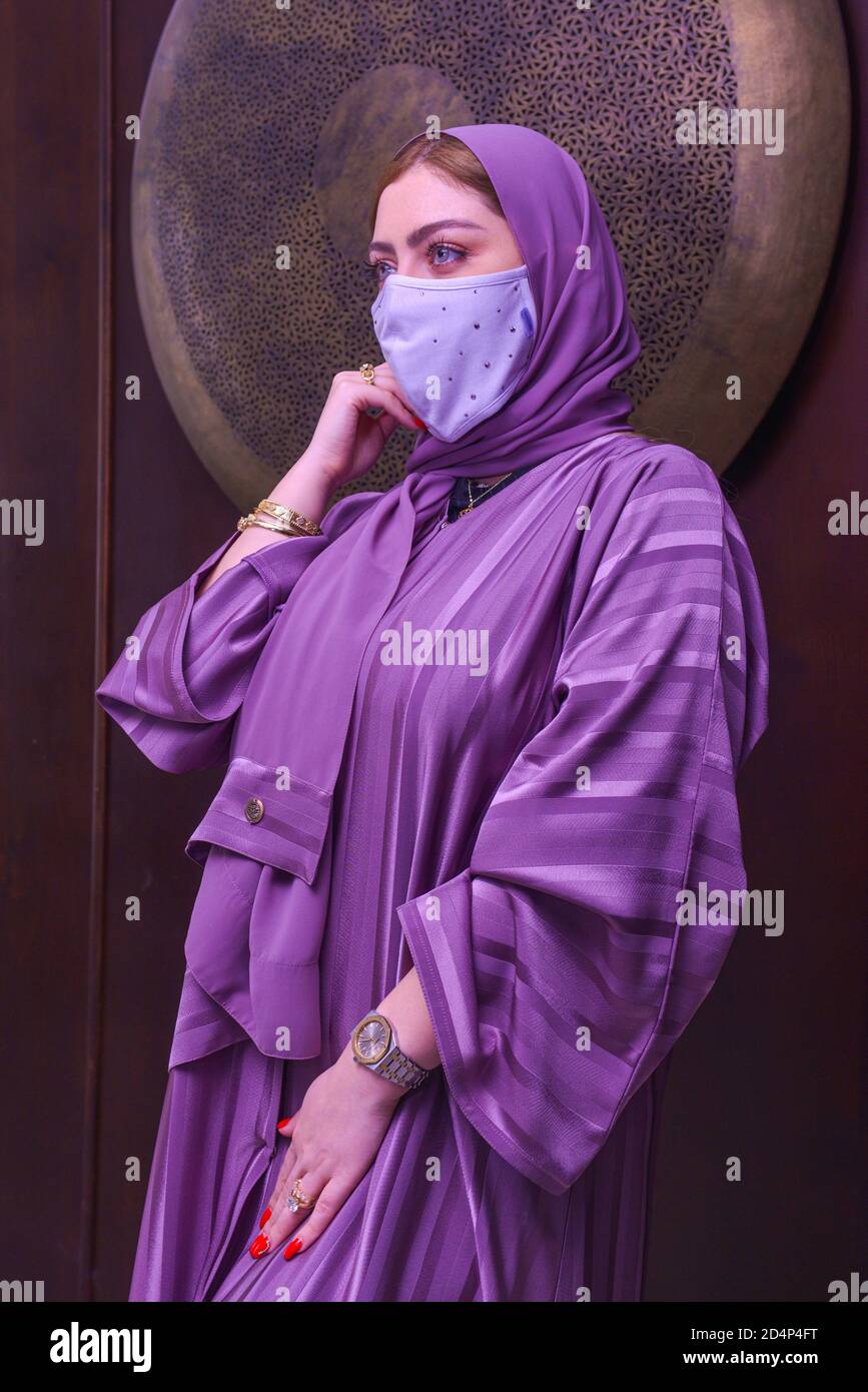Arabic women with mask High Resolution Stock Photography and Images - Alamy