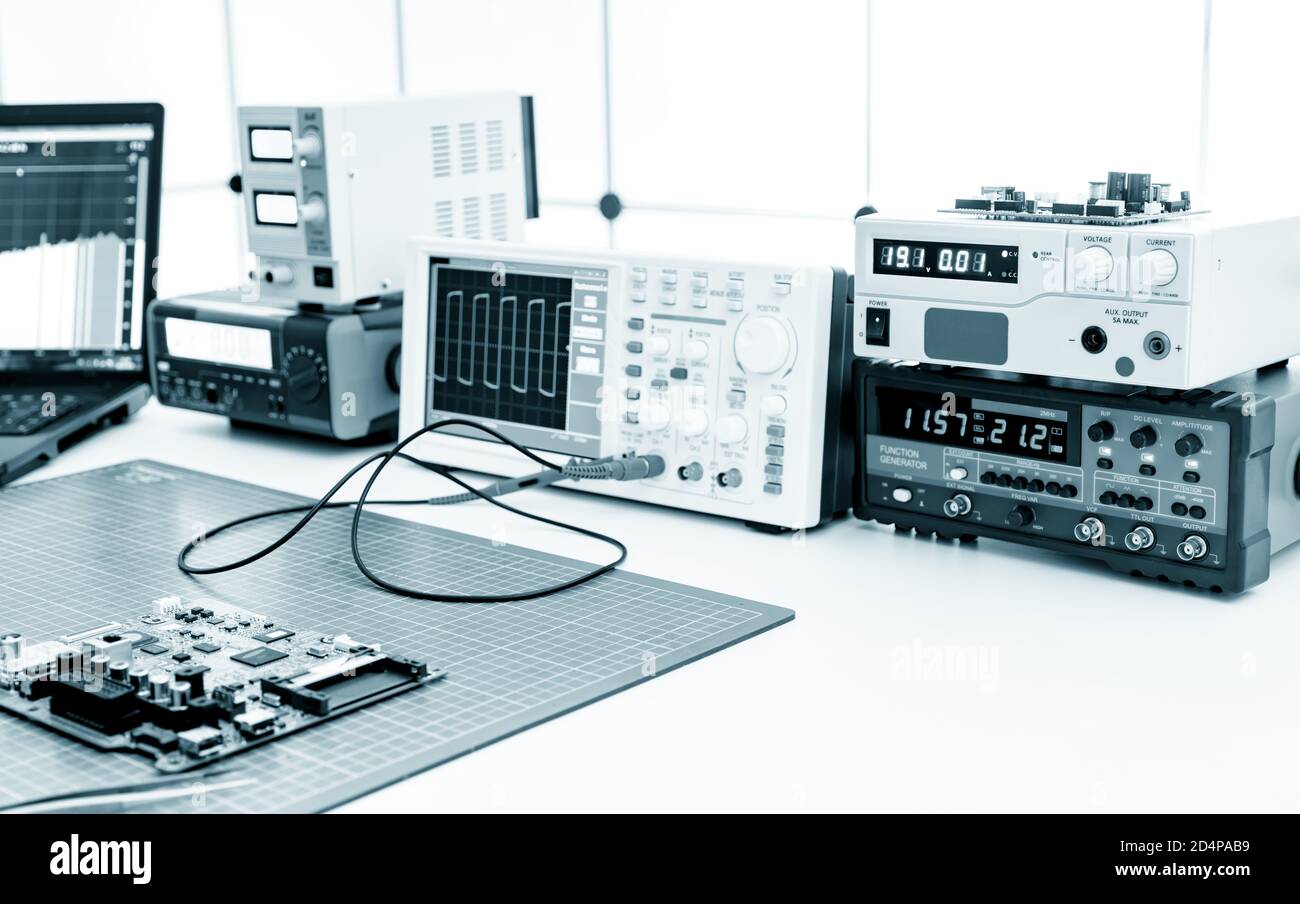 Consumer repair hi-res stock photography and images - Alamy