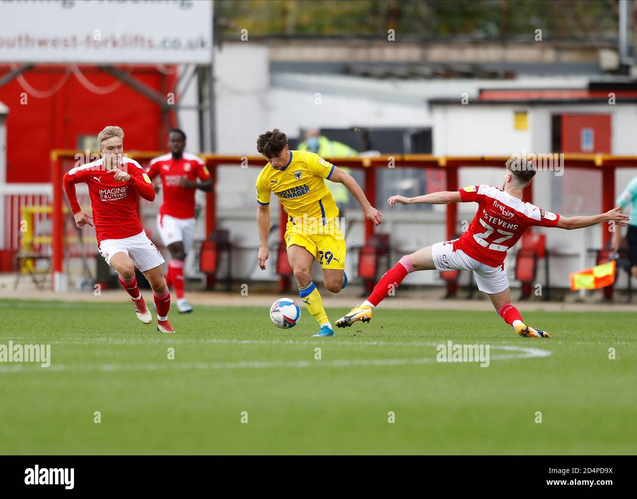 Swindon town afc wimbledon hi-res stock photography and images - Alamy