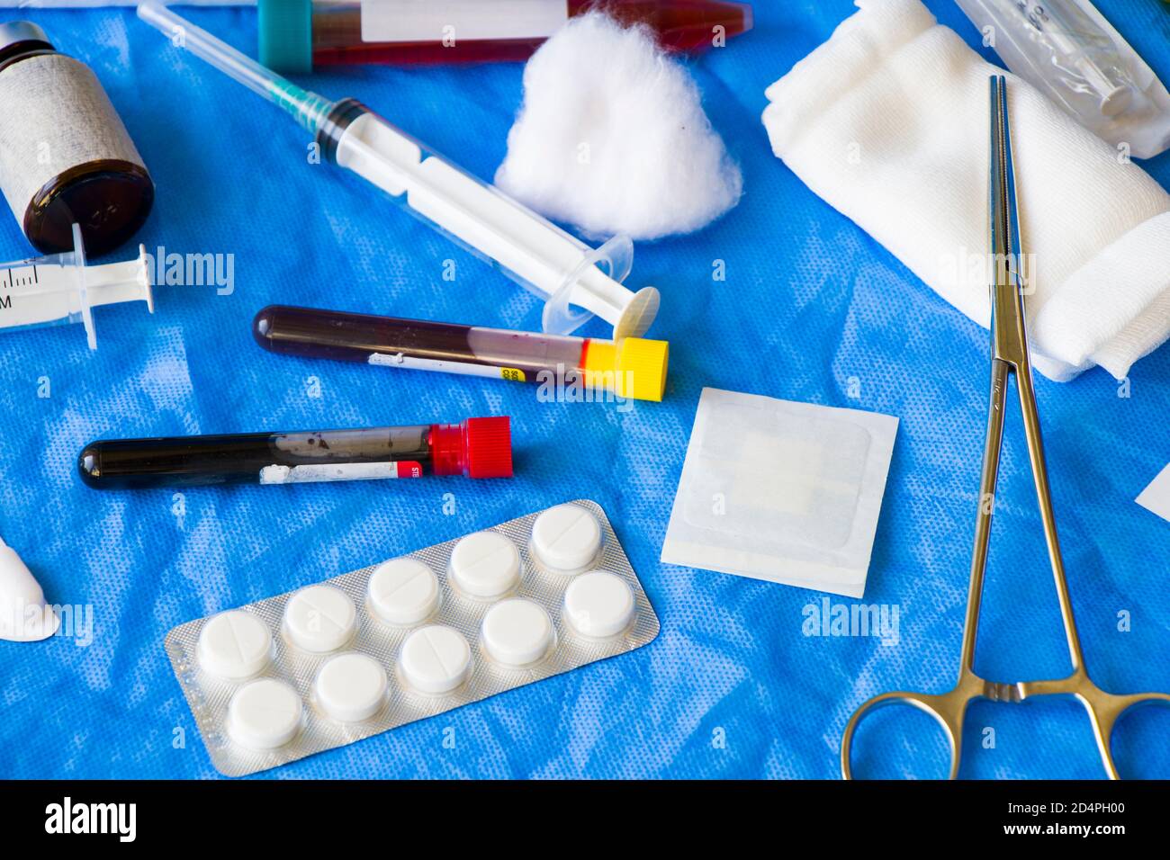 Blood test tube simple, vaccine in the needle in medical clinic and lab ...