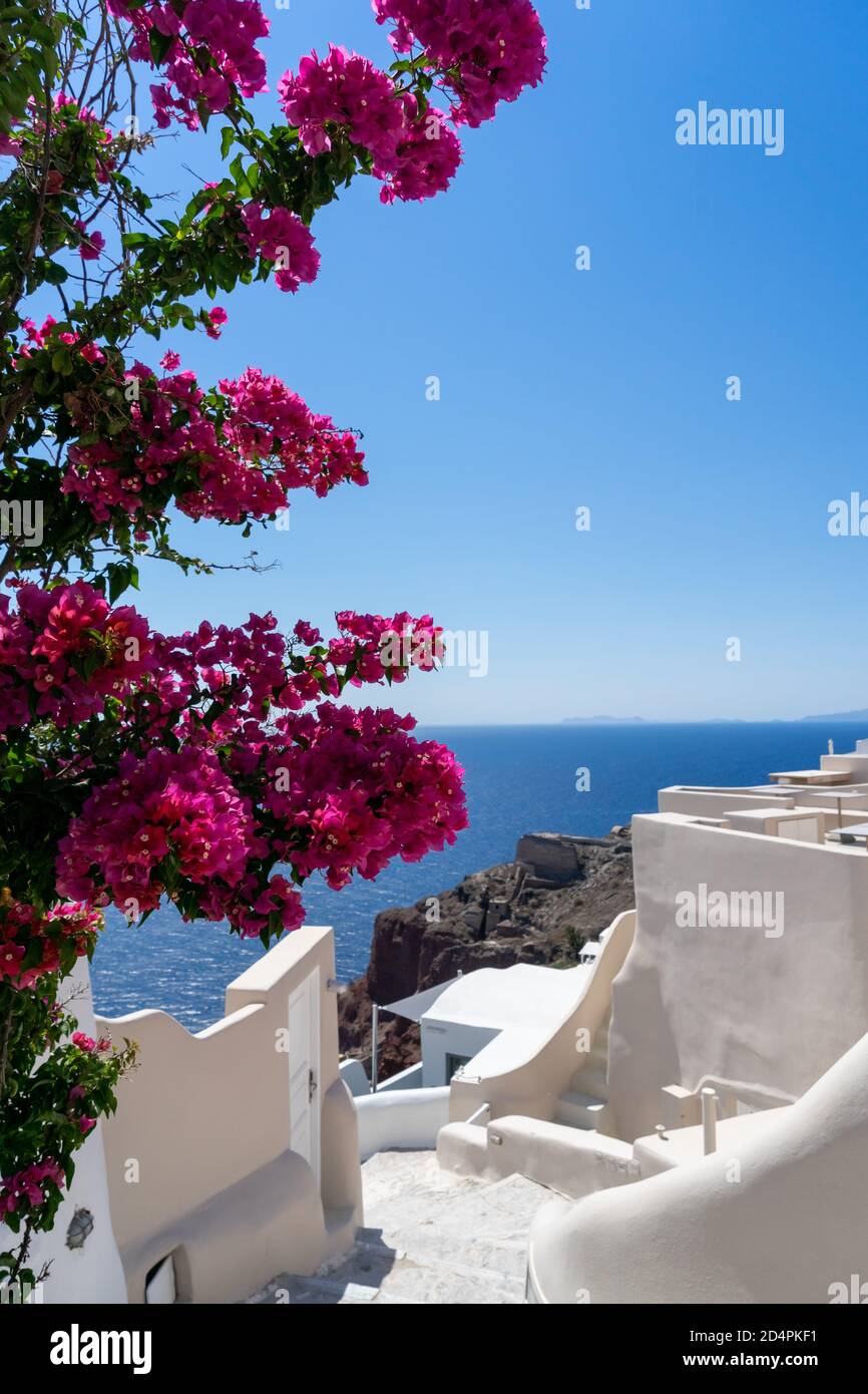 Greek whitewashed outdoor stairs hi-res stock photography and images ...