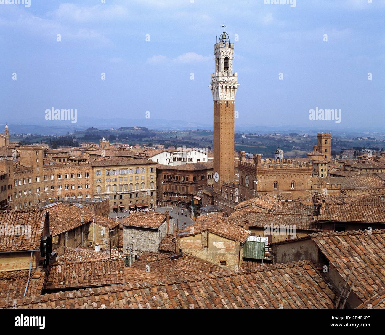 Tall buildings medieval hi-res stock photography and images - Alamy