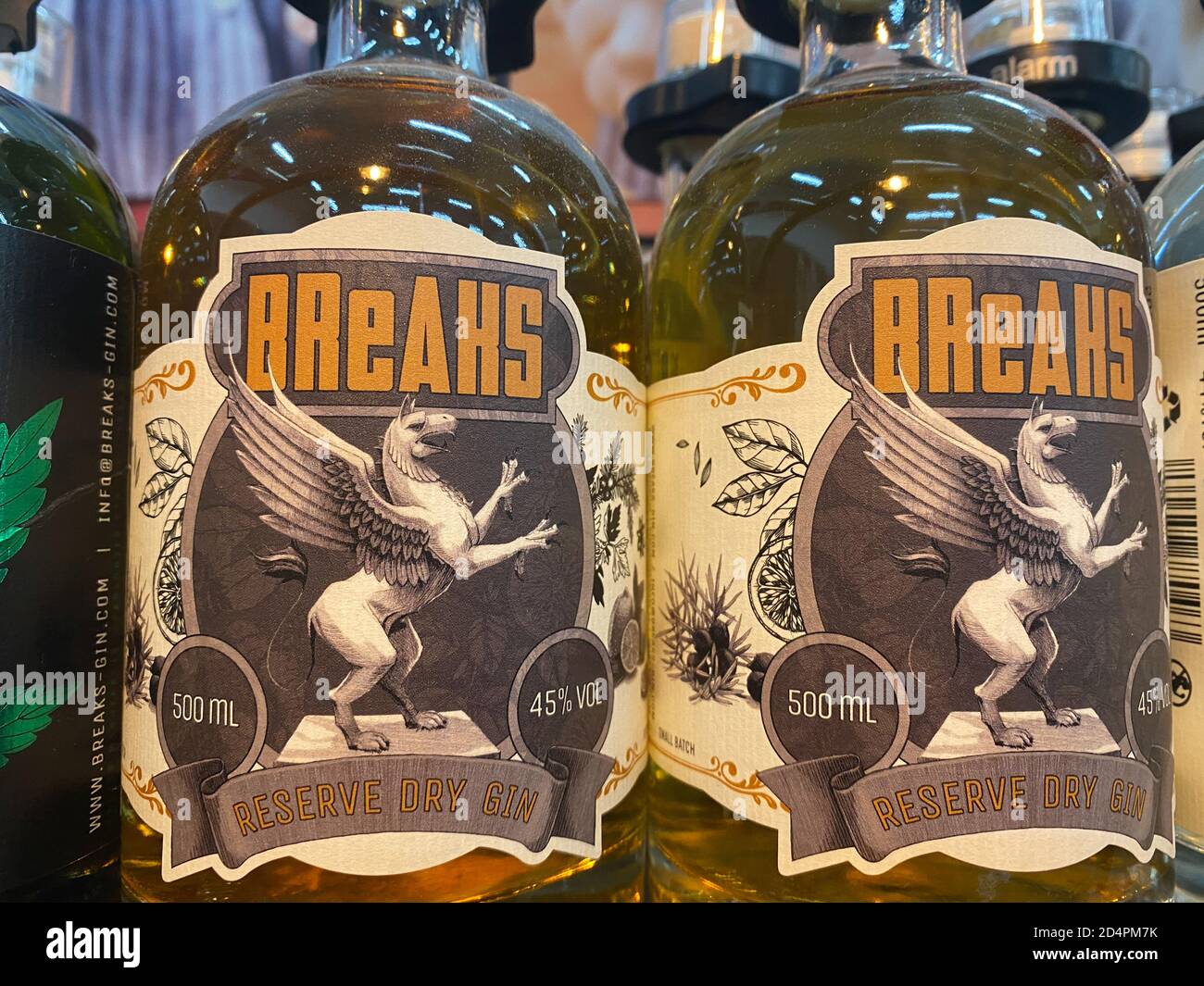 Supermarket alcohol gin hi-res stock photography and images - Alamy