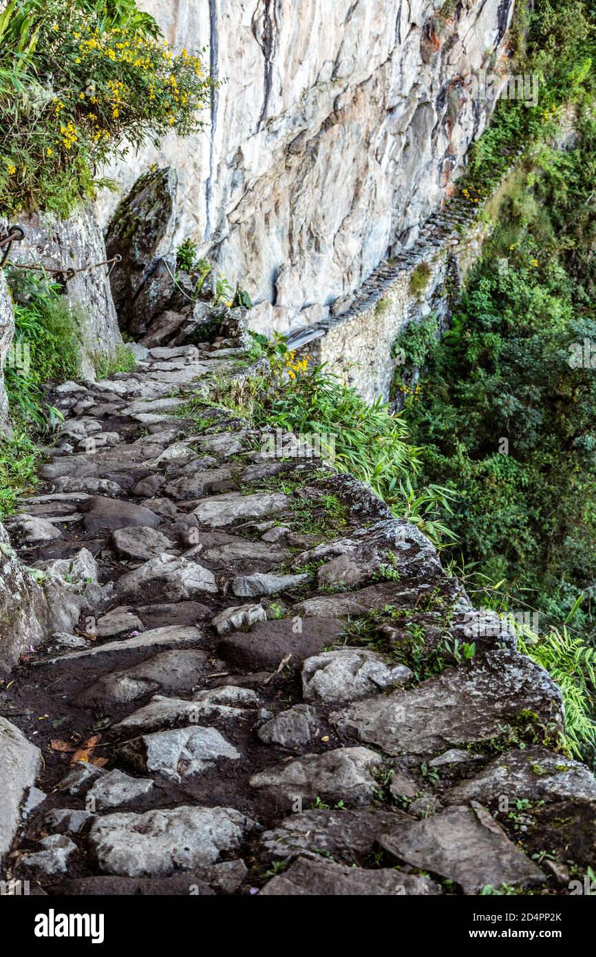 Trail leading to Inca Bridge, Machu Picchu, Cusco, Peru Stock Photo - Alamy