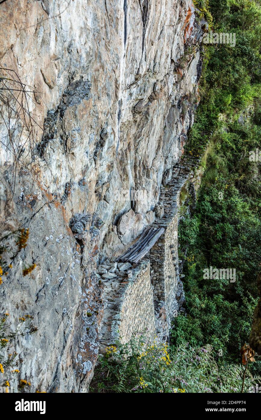 Inca Bridge, Machu Picchu, Cusco, Peru Stock Photo - Alamy