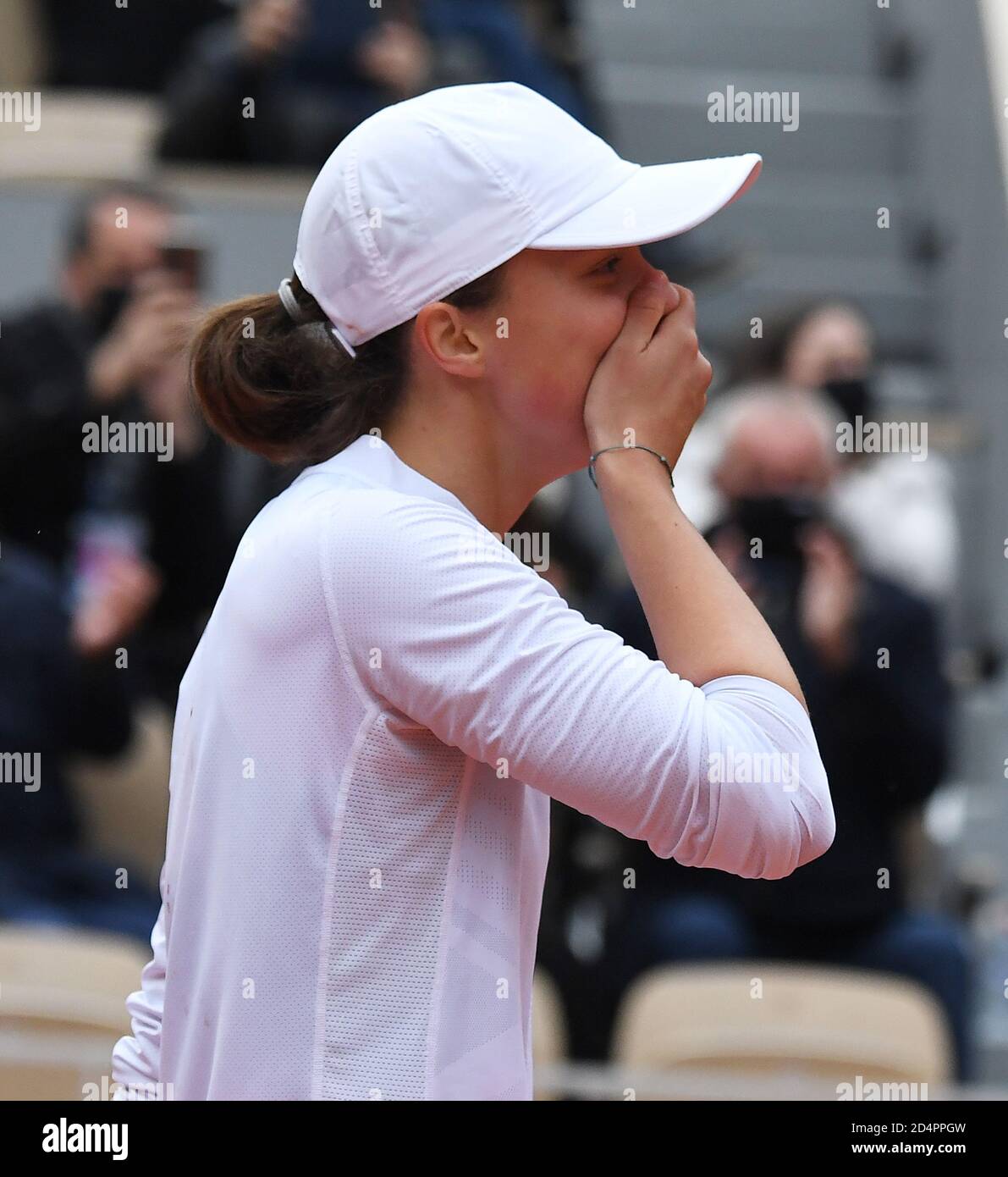 White tite hi-res stock photography and images - Alamy