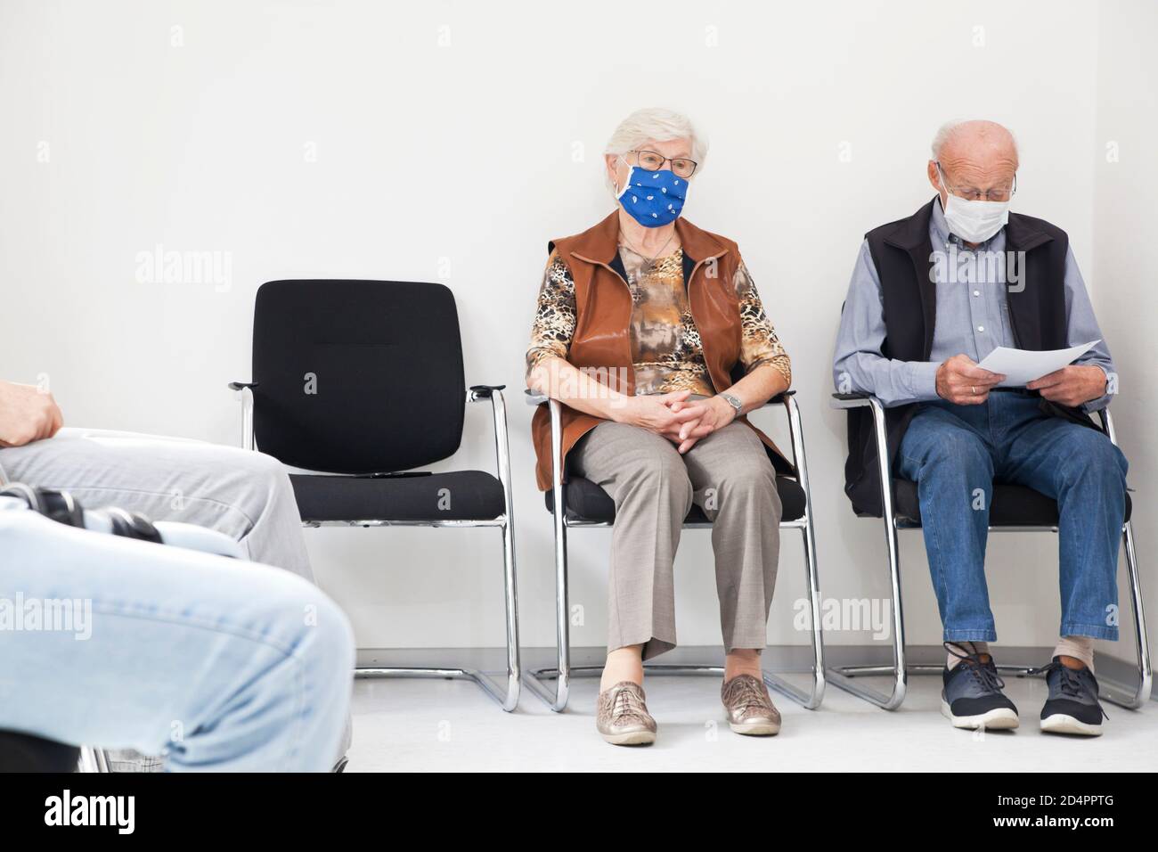 Patient sitting legs hi-res stock photography and images - Alamy