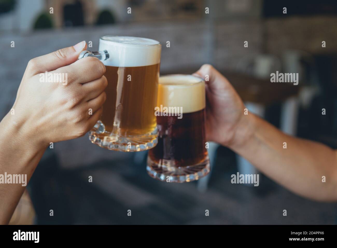 Toast with beer mugs hi-res stock photography and images - Alamy