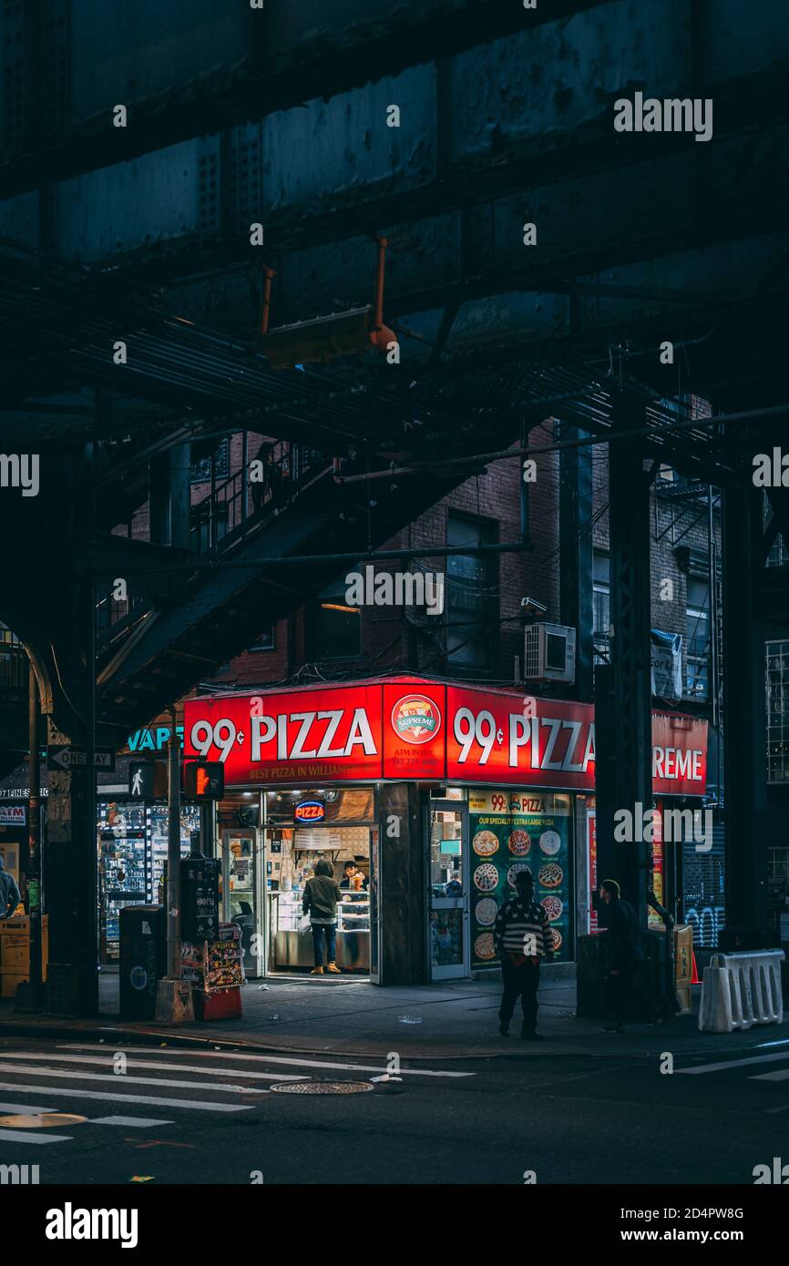 99 cent pizza hi-res stock photography and images - Alamy