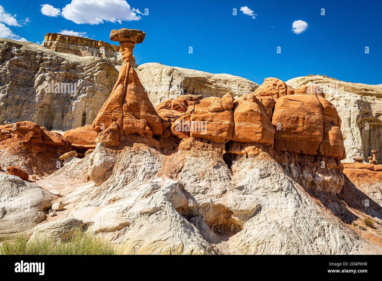 The Toadstool Trail leads to an area of hoodoos and balanced rock ...