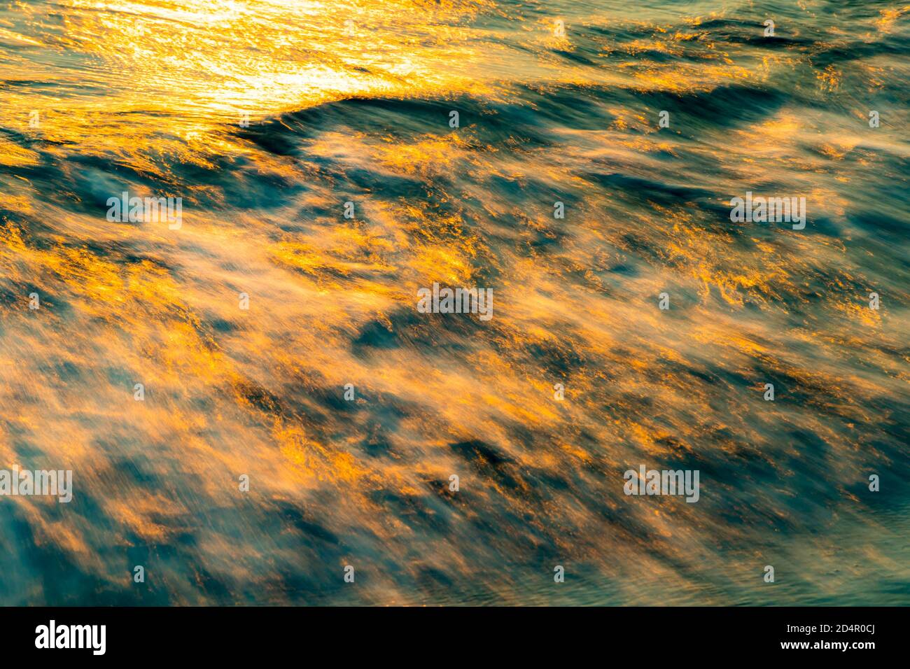 Spray, waves on the beach, sunset, long exposure, dynamic range, Porth ...