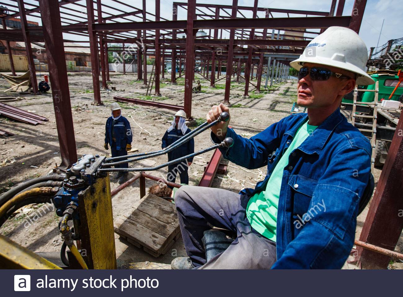 Crane Operator High Resolution Stock Photography and Images - Alamy