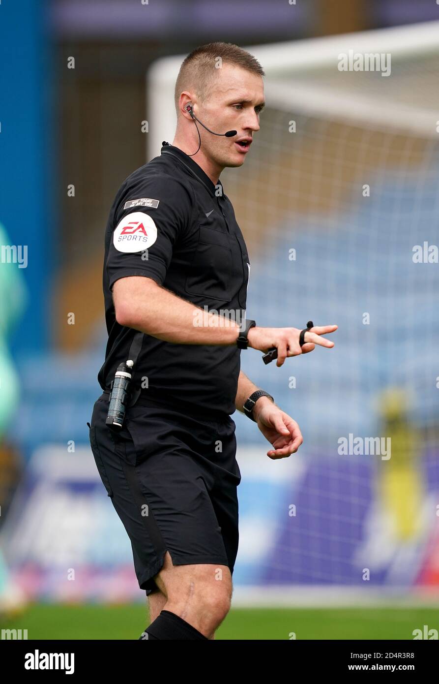 Referee Thomas Bramall during the Sky Bet League One match at The ...