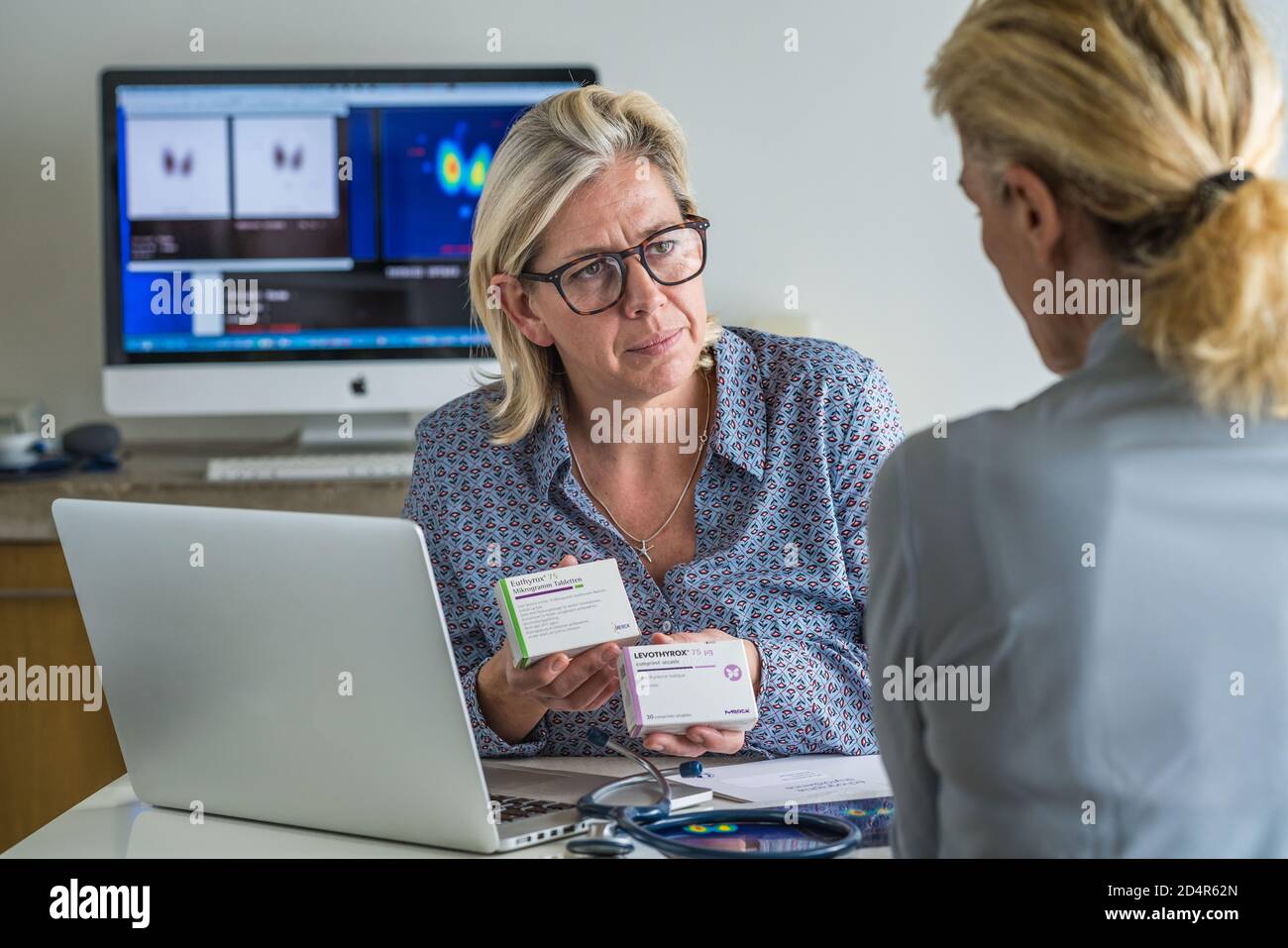 Nuclear scan of thyroid hi-res stock photography and images - Alamy