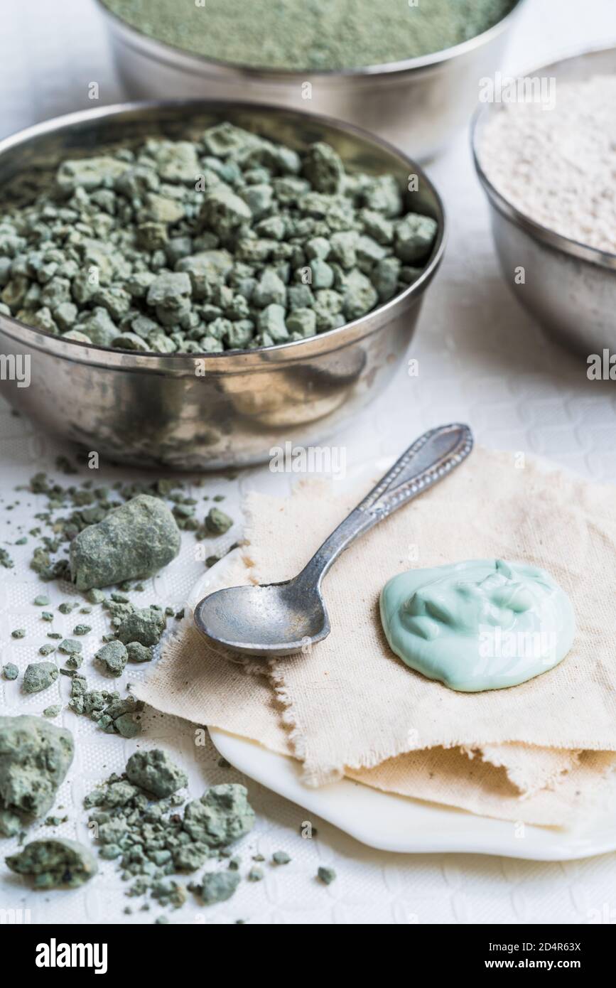 Cataplasm of green clay Stock Photo - Alamy