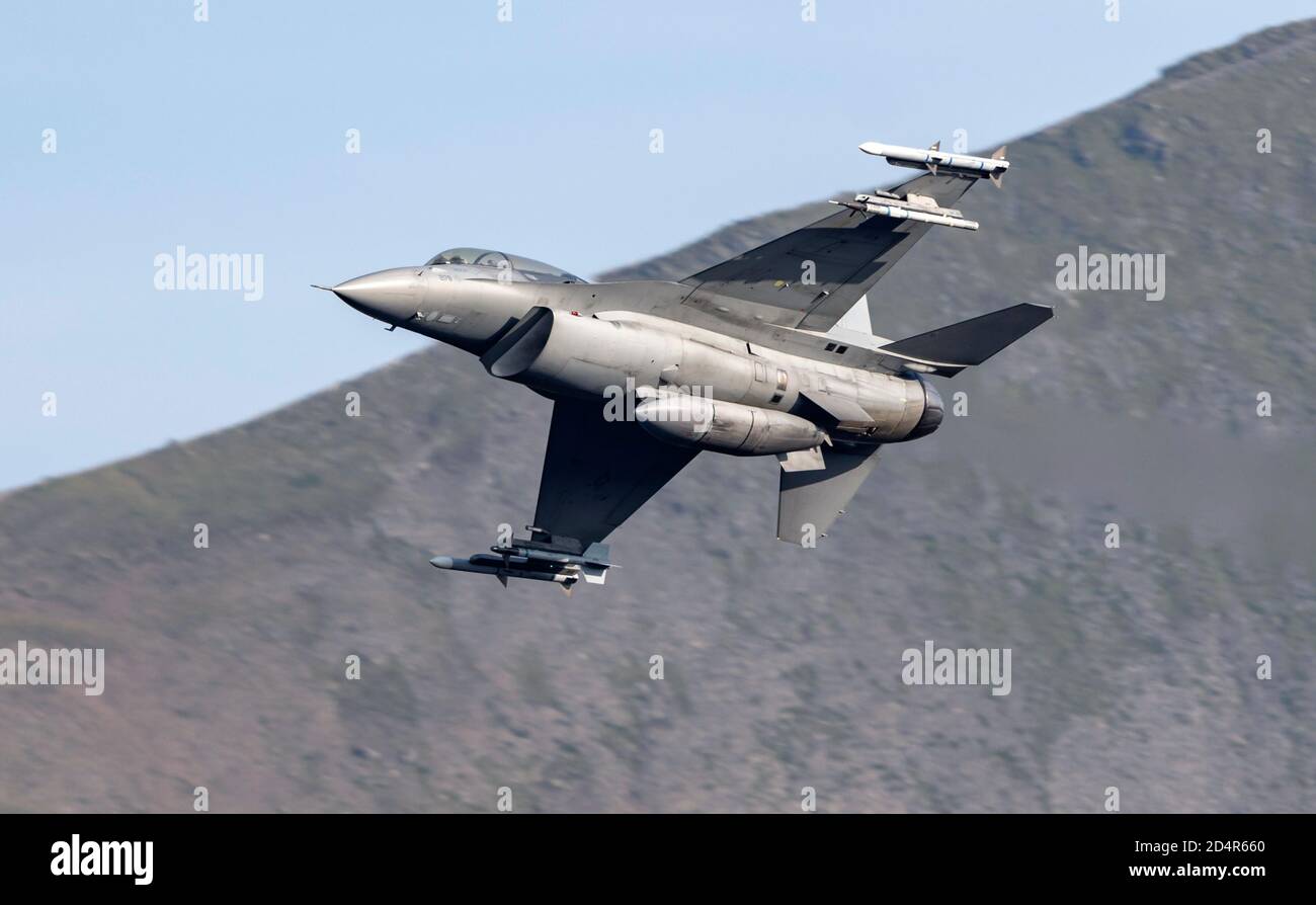 F-16D Fighting Falcon from 510 Fighter Squadron 'Buzzards', 31 Fighter ...