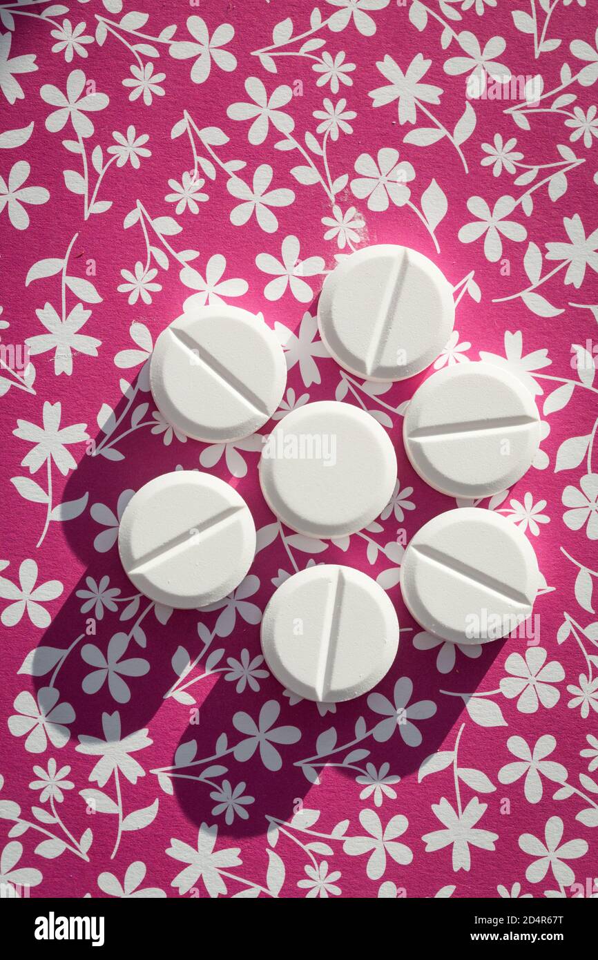 Effervescent tablets hi-res stock photography and images - Alamy